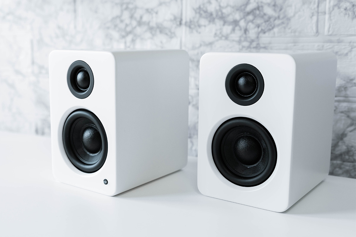 Kanto Audio YU2 レビュー | クリアで上質な音が魅力のデスクトップPCスピーカー