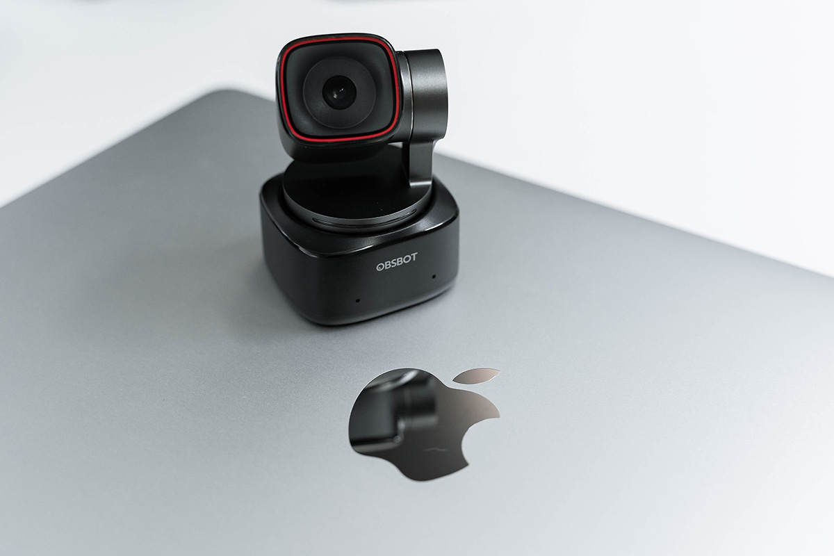 OBSBOT Tiny 2 レビュー | AI搭載の4K解像度対応の高機能Webカメラ | kazlog | ガジェットレビューと暮らしに役立つモノ紹介ブログ