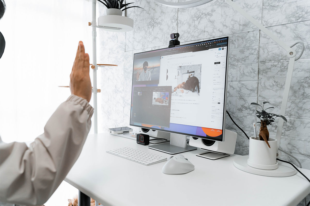 OBSBOT Tiny 2 レビュー | AI搭載の4K解像度対応の高機能Webカメラ | kazlog | ガジェットレビューと暮らしに役立つモノ紹介ブログ