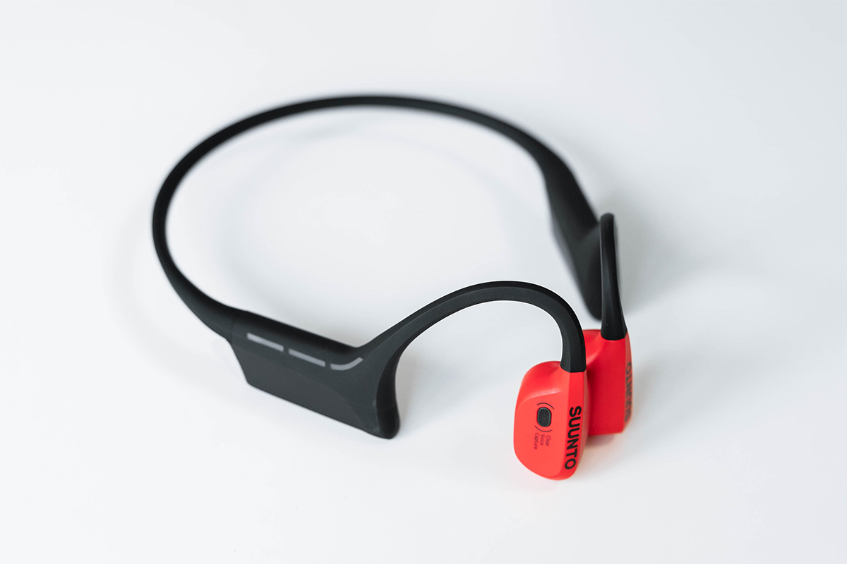 SUUNTO WING レビュー | 音質と機能性に優れたスポーツ向け骨伝導イヤホン