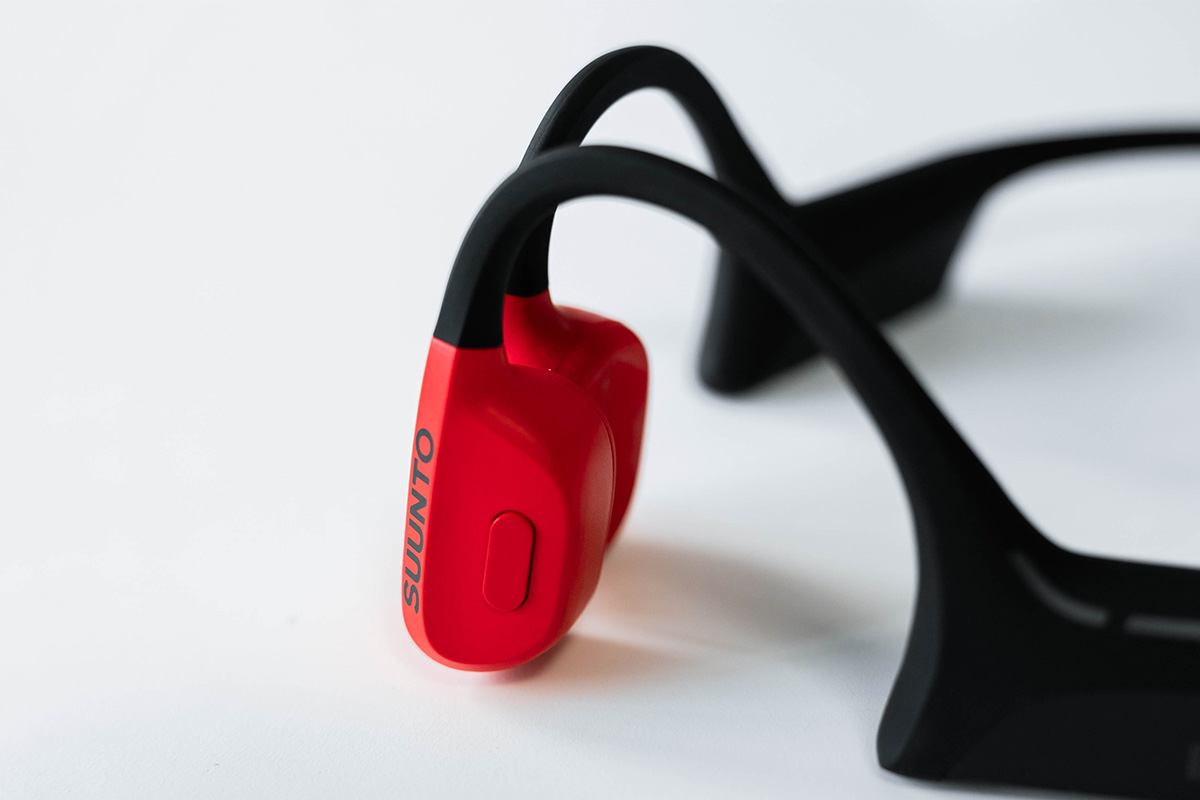 SUUNTO WING レビュー | 音質と機能性に優れたスポーツ向け骨伝導イヤホン