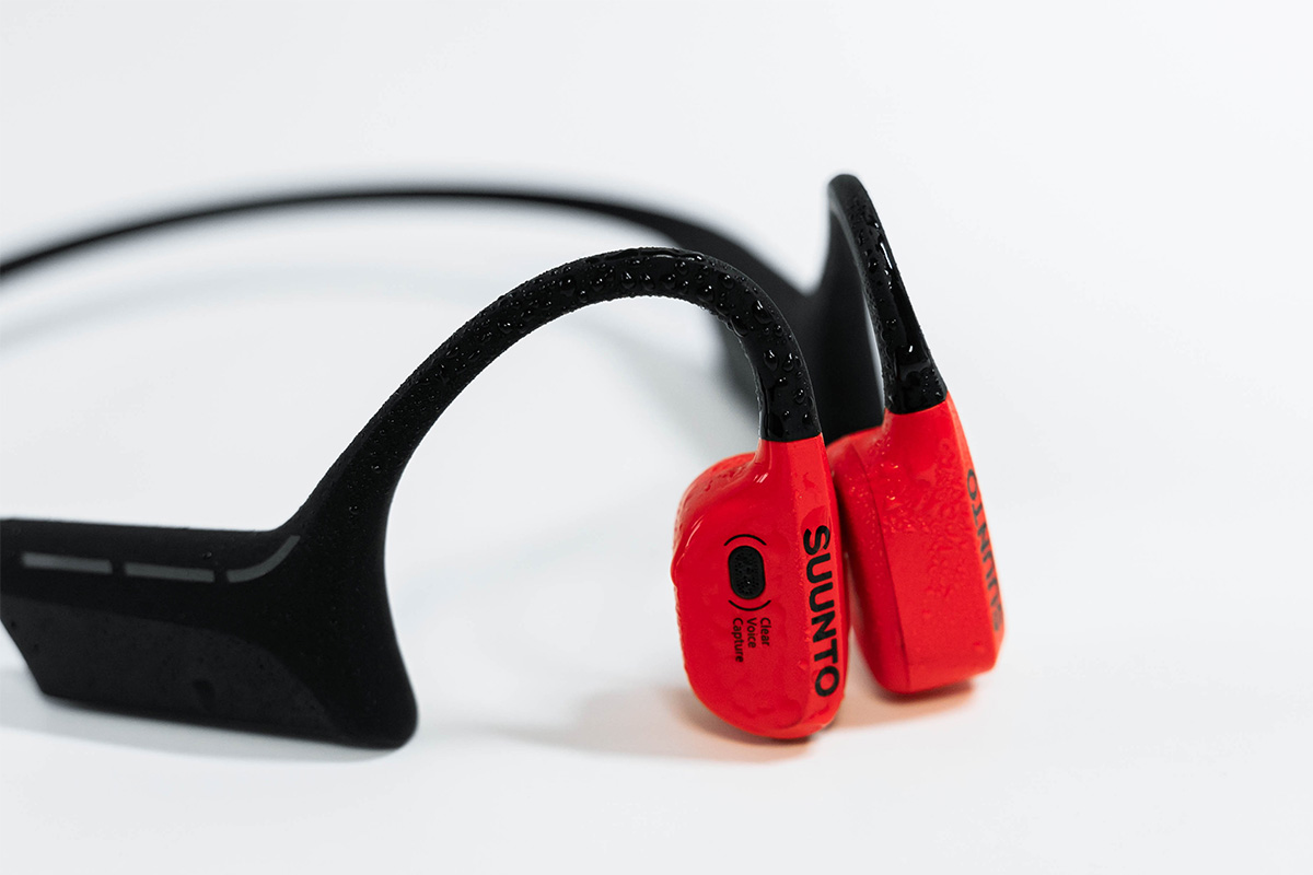 SUUNTO WING レビュー | 音質と機能性に優れたスポーツ向け骨伝導イヤホン