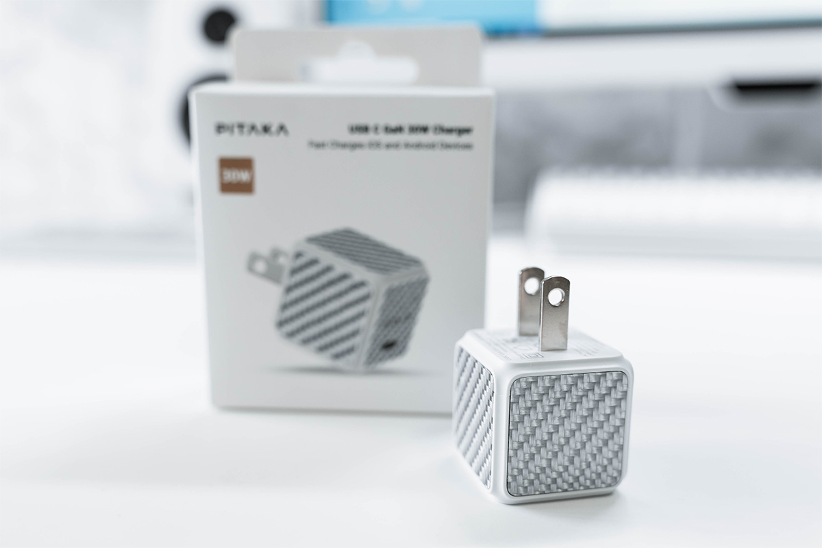 PITAKA 30W USB-C GaNチャージャー レビュー | デザインと質感を楽しめるコンパクト充電器