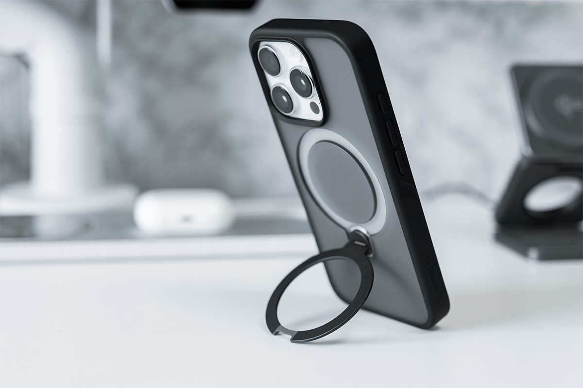 CASEKOO Magicstand レビュー | スタンド内蔵で機能性に優れたiPhone16シリーズ対応の保護ケース