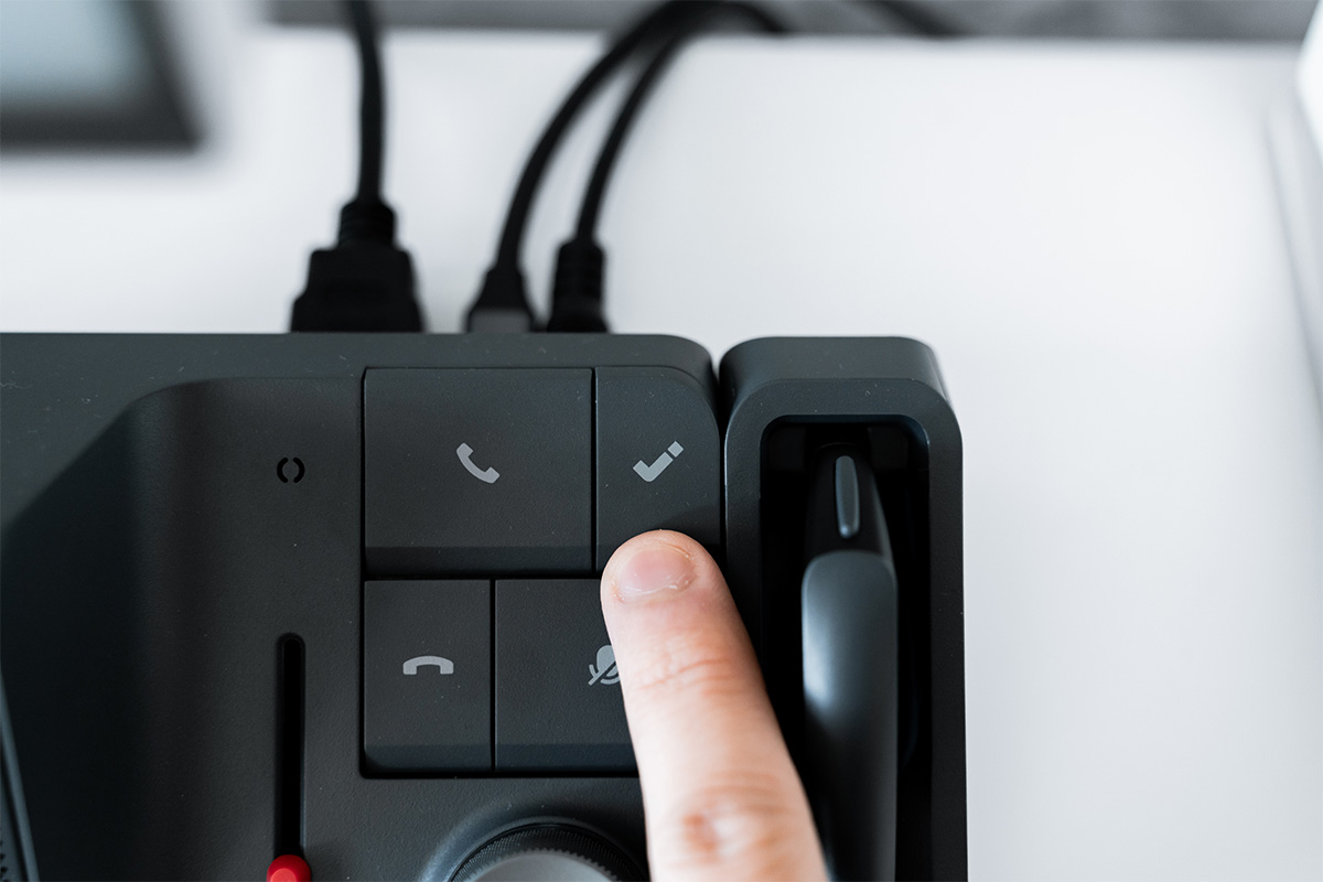 HiDock H1 レビュー | 生成AI連携の議事録・文字起こし機能搭載の多機能ドッキングステーション